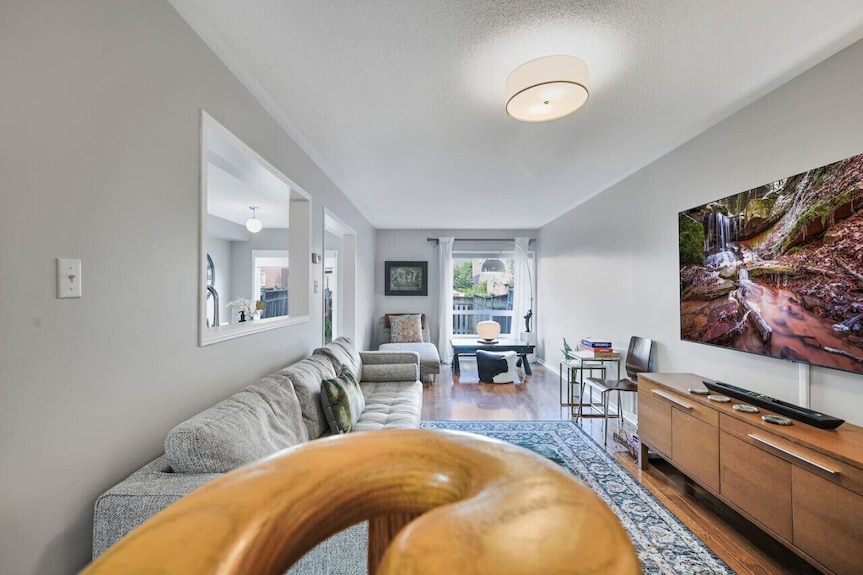 Spacious Whitby Haven: 3br Home + Parking - Oshawa