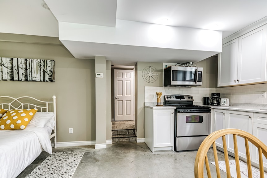 Cozy Comfy Studio - Ontario