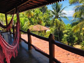 Suíte estúdio luxo | Cofres nos quartos, cortinas blackout, Wi-Fi de cortesia