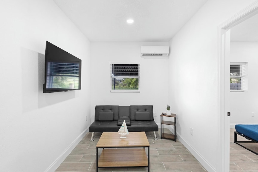 Charming 1br Stay Wi-fi Included - Oviedo, FL