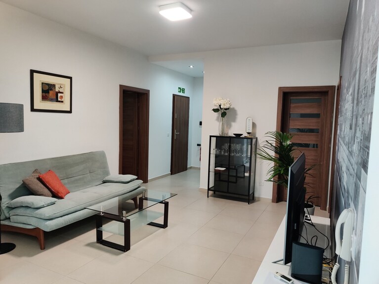 Modern, Designer Apartment - 2 Minutes Away From Popular Sliema Seafront. - Malta