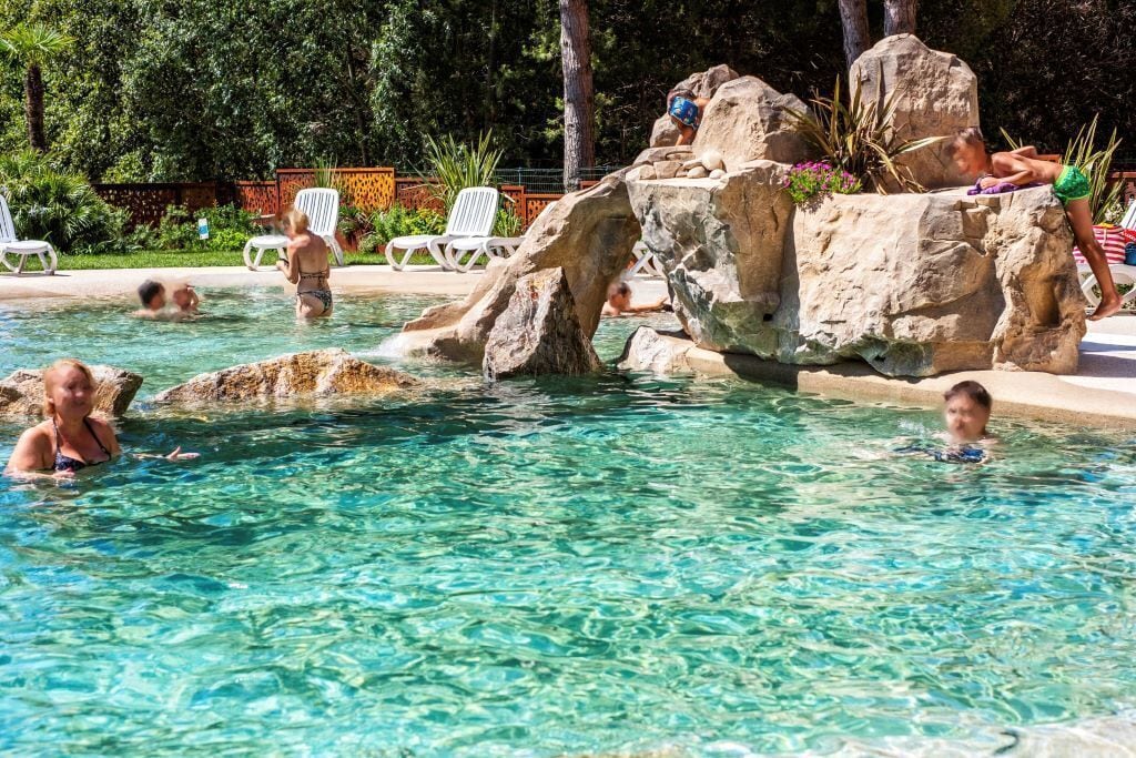 Piscina exterior sazonal 