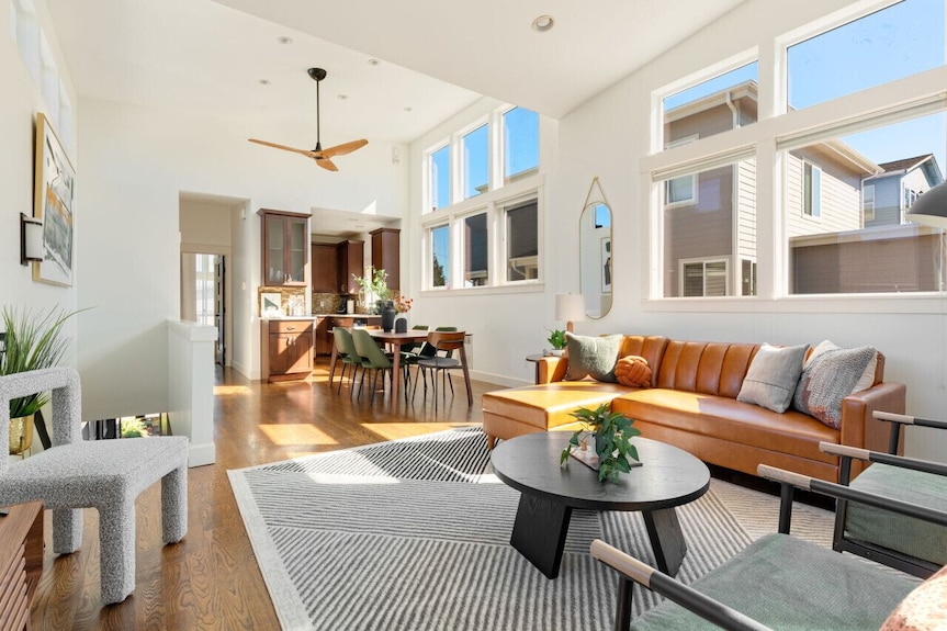 The Orcas Parkside, Near Stadium - Seattle, WA