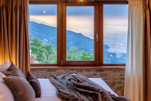 Apartamento Familiar, 2 quartos, varanda, vista para o mar | Quartos insonorizados, ferro/tábua de engomar, Wi-fi grátis 