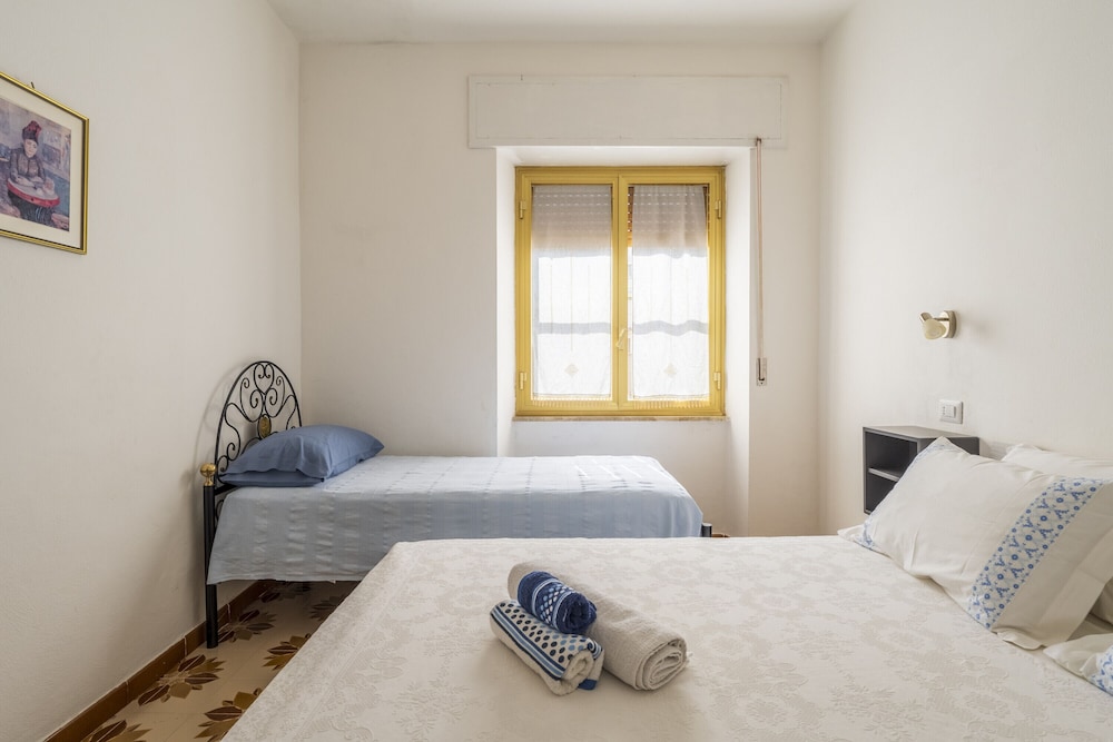 Apartment 'Appartamento Orto Degli Ulivi' With Private Terrace, Private Garden And Wi-fi - Baunei