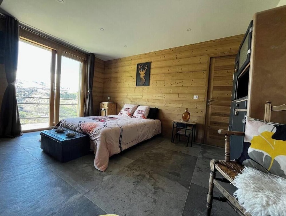 Appartement 'Grand Cerf - Albiez Montrond' Avec Vue Sur La Montagne, Terrasse Privée Et Wi-fi - Les Karellis