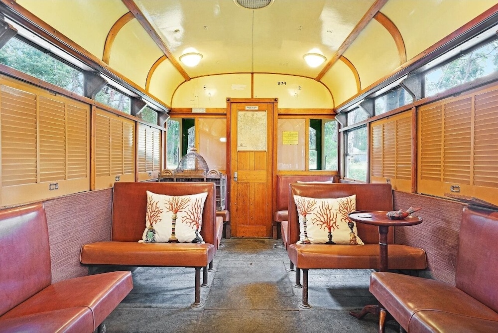 Seclusion, Tram, Native Bush, Wineries, Beaches, Melbourne Icon, Village Nearby - Balnarring