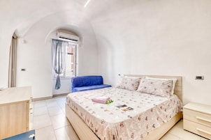 Apartamento Familiar, 2 quartos, 2 casas de banho, em frente ao mar (Sea Stone - 100m From The Sea) | 2 quartos