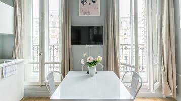 Apartamento | Cofre no quarto, ferro/tábua de engomar, Wi-fi grátis