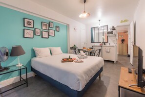 Apartamento | Cofres nos quartos, ferros/tábuas de passar roupa, Wi-Fi de cortesia