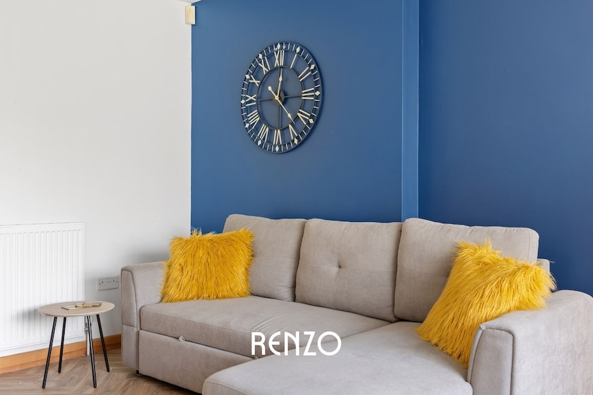 Beautiful & Spacious Home | Free Driveway Parking - Nottingham