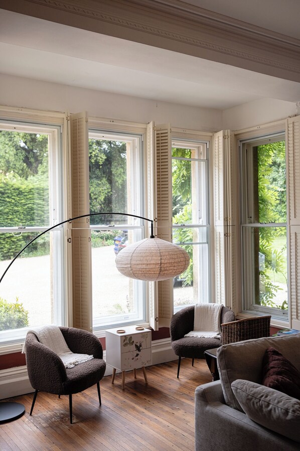 Casa, vista para o jardim | Sala de estar