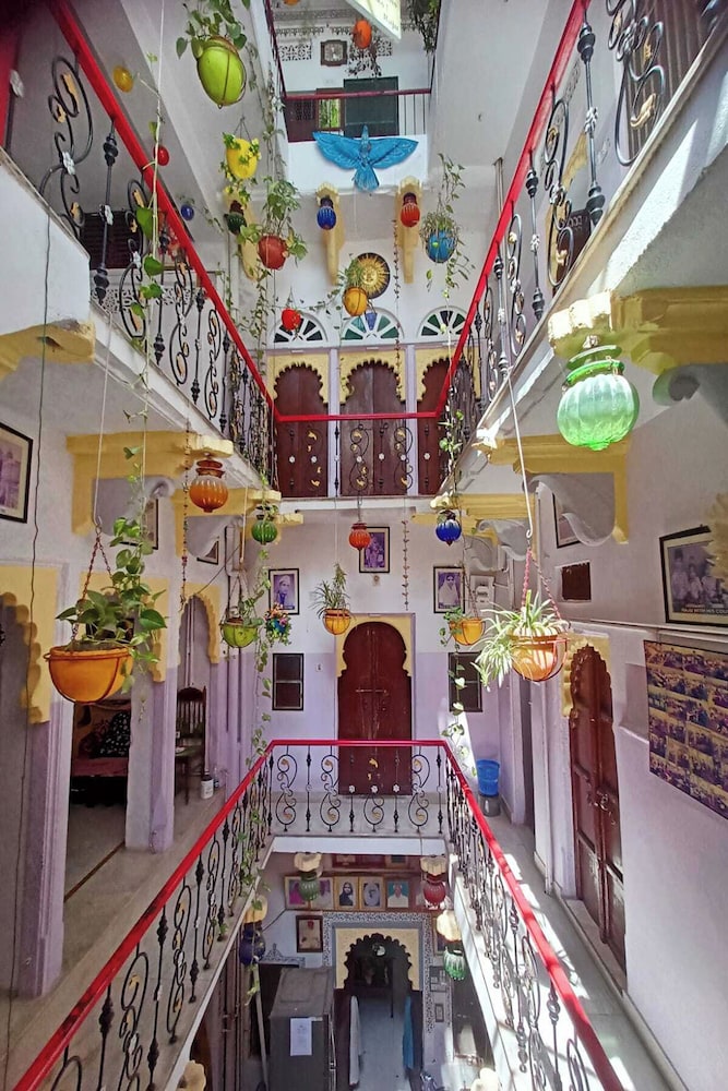 Nukkad Guest House Near Lake Pichola - Udaipur