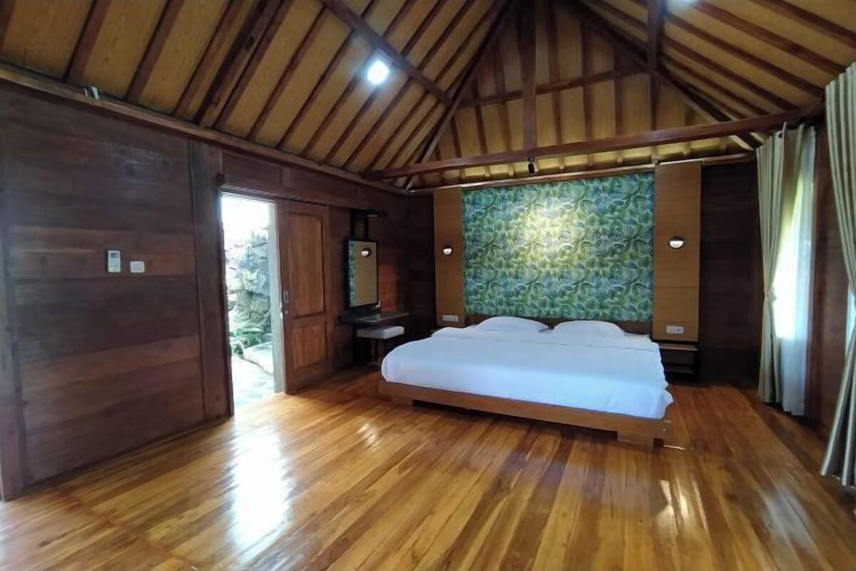 1 quarto, secretária, ferro/tábua de engomar, Wi-fi grátis