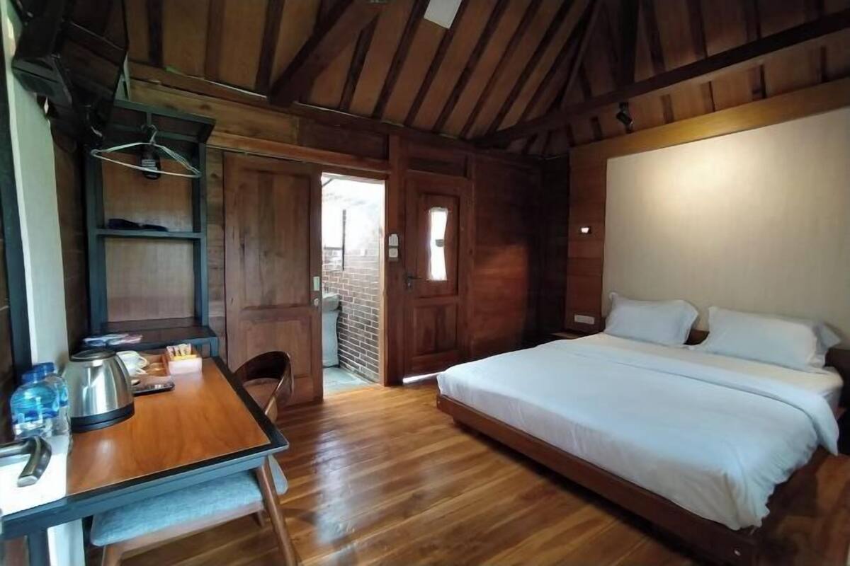 1 quarto, secretária, ferro/tábua de engomar, Wi-fi grátis