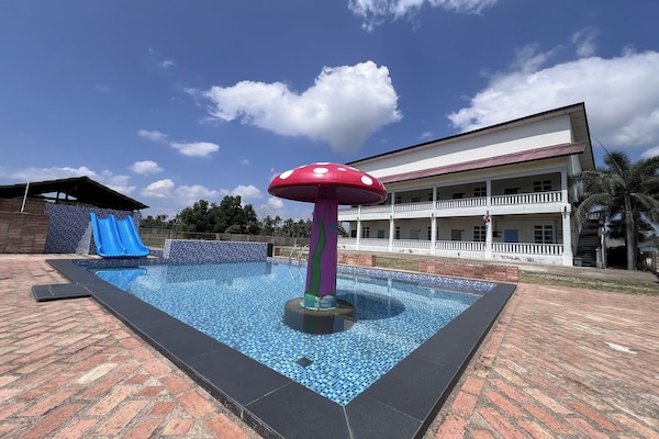 サウジャナ ヴィラ チェロク パロ, クアンタン ビーチ - クアンタン