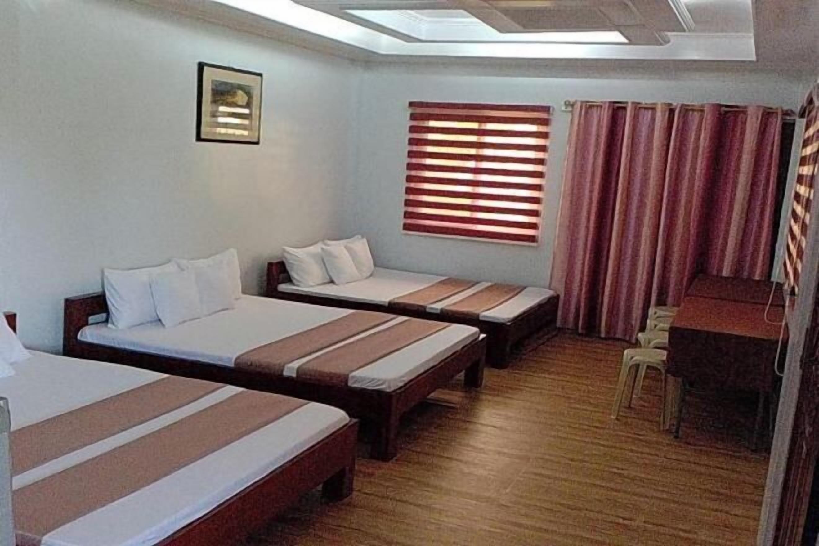 Secretária, quartos insonorizados, Wi-fi grátis 