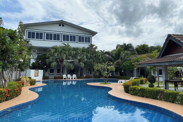 Baan Sanuan Resort - Buri Ram