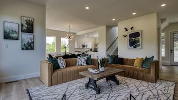 Cabana, 4 quartos | Área de estar | Smart TV
