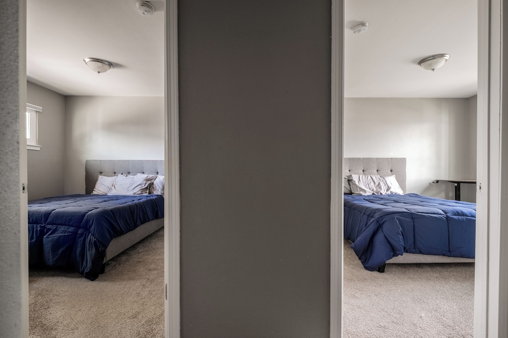 4-bed Retreat Near Arden Mall - Secure, Fully Furnished, And Freeway Accessible - 새크라멘토