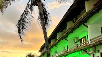 Televisor de 32 polegadas com canais por cabo