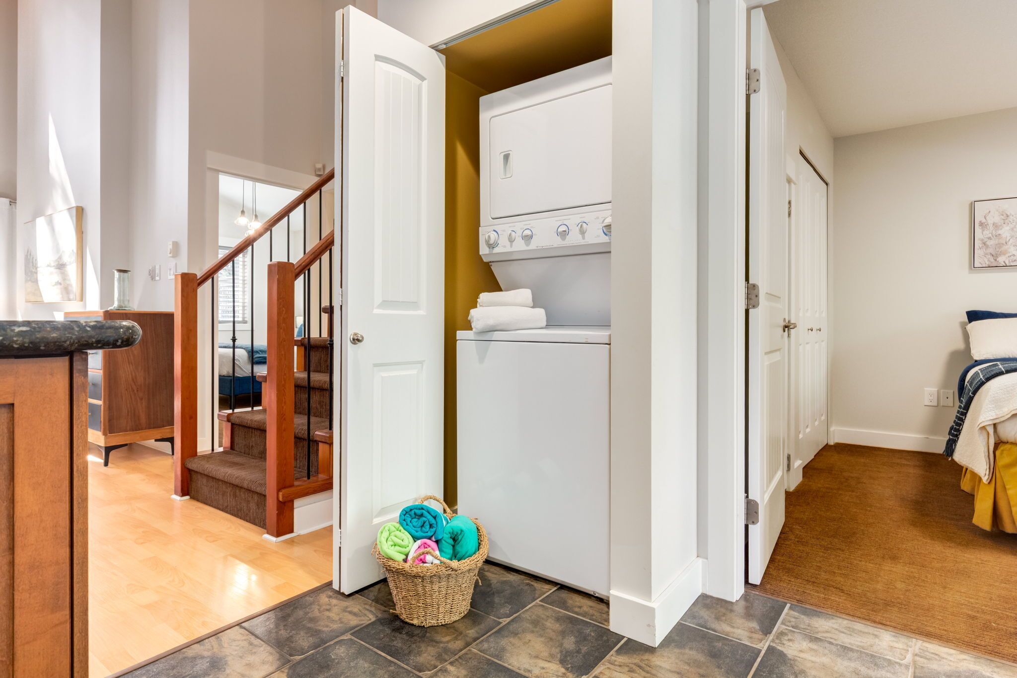 Coastal Cottage Retreat | Walk To Beach + Pool & Hot Tub - Vancouver Island