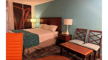 Secretária, ferro/tábua de engomar, Wi-fi grátis