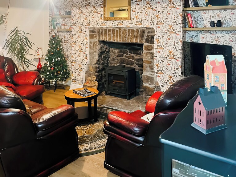 2 Bedroom Accommodation In Tylorstown - South Wales