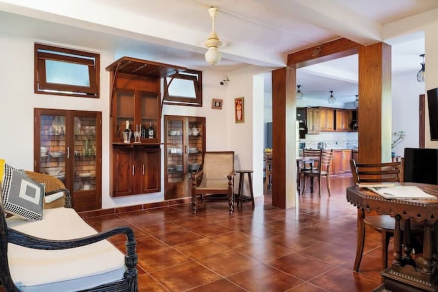 Renovated Family Bungalow, Conveniently Located, With Modern Ammenities - Colombo