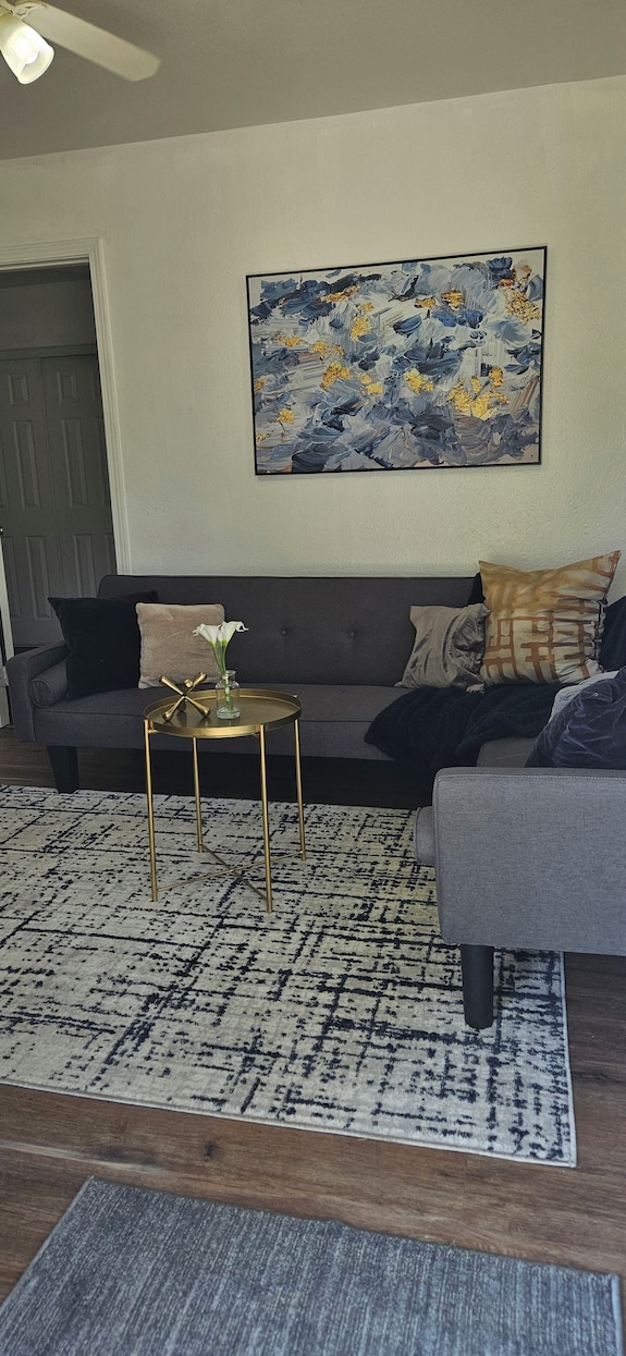 Small Charming 1 Bedroom Duplex In Elko's Tree Streets Neighborhood - Elko, NV