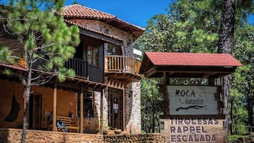 Fachada da propriedade