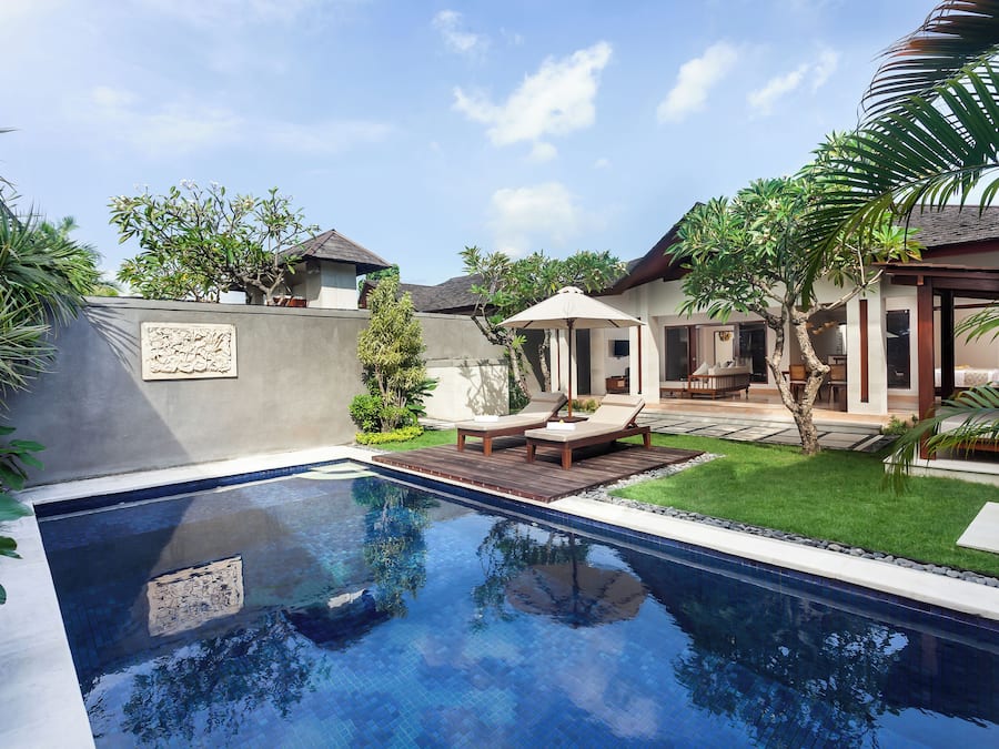 Vila superior, vista para a piscina | Vista do quarto