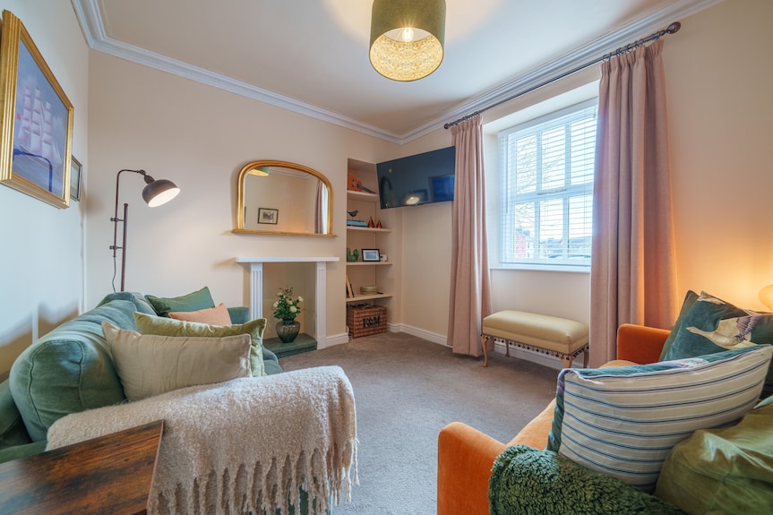 40 The Gill - Ulverston Town Centre - Dog-friendly - South Lakes Safari Zoo