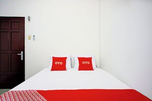 Quarto casal standard | Escrivaninha, espaço de trabalho para notebook, Wi-Fi de cortesia