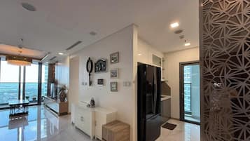 Apartamento presidencial, 3 quartos, sacada, vista para a cidade | 1 quarto, roupas de cama premium, individualmente decorados