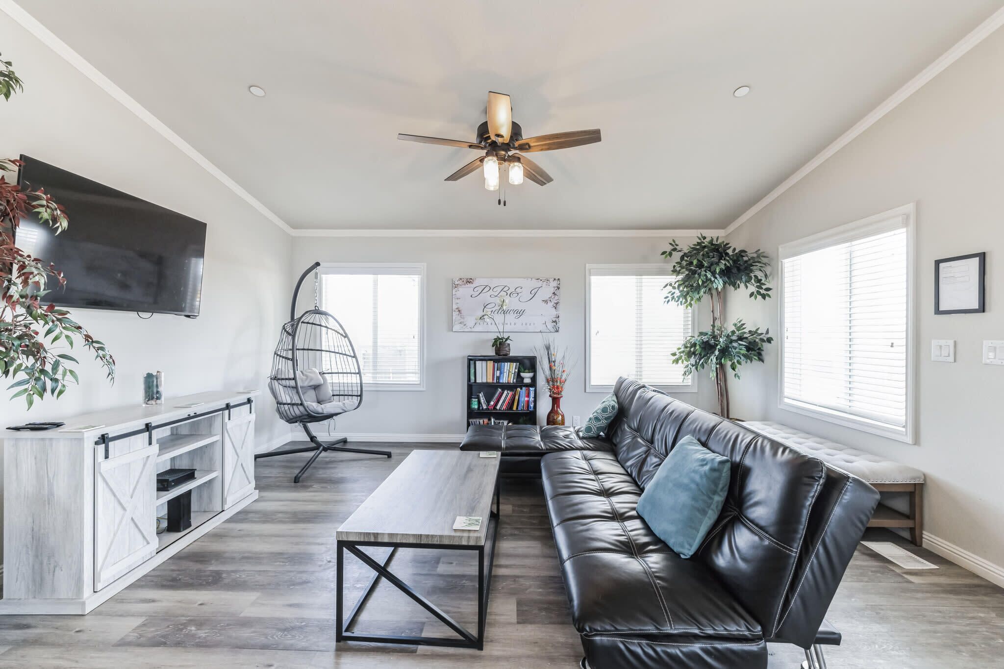 Navigate Stays Family Modern 3br W/lux Amenities - Joshua Tree National Park