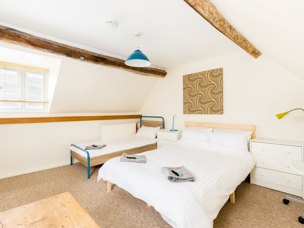 CV34 4ST 23 The Butts Warwick · Traditional 2 Bed Cottage, Central ...