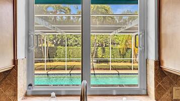 Casa | 3 quartos, escrivaninha, acesso à internet de alta velocidade