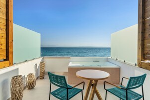 Loft luxo, vista para o mar | Roupas de cama premium, cofres nos quartos, quartos à prova de som