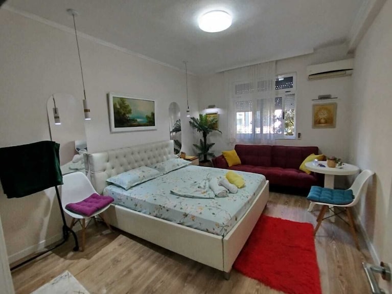Cozy Apartment In The City Center Of Tirana - Tirana