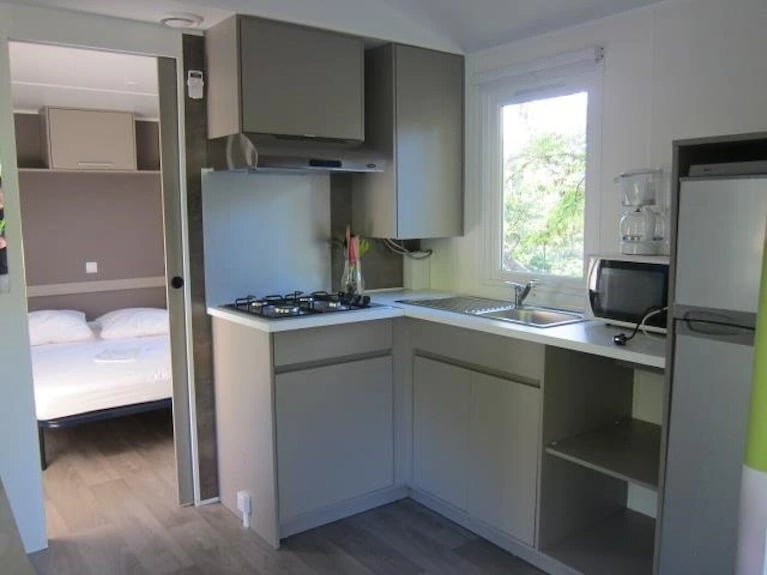 Zecamping 3 éToiles Familial Piscine Chauffée Locatif Tv Bbq Clim 20m2 - Mornas