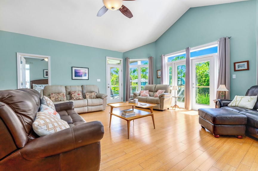 Bayhavioral Therapy Bay Retreat Sleeps 12 - St. George Island, FL