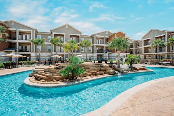 Westpointe Drive Apartments By Landing - New Braunfels, TX