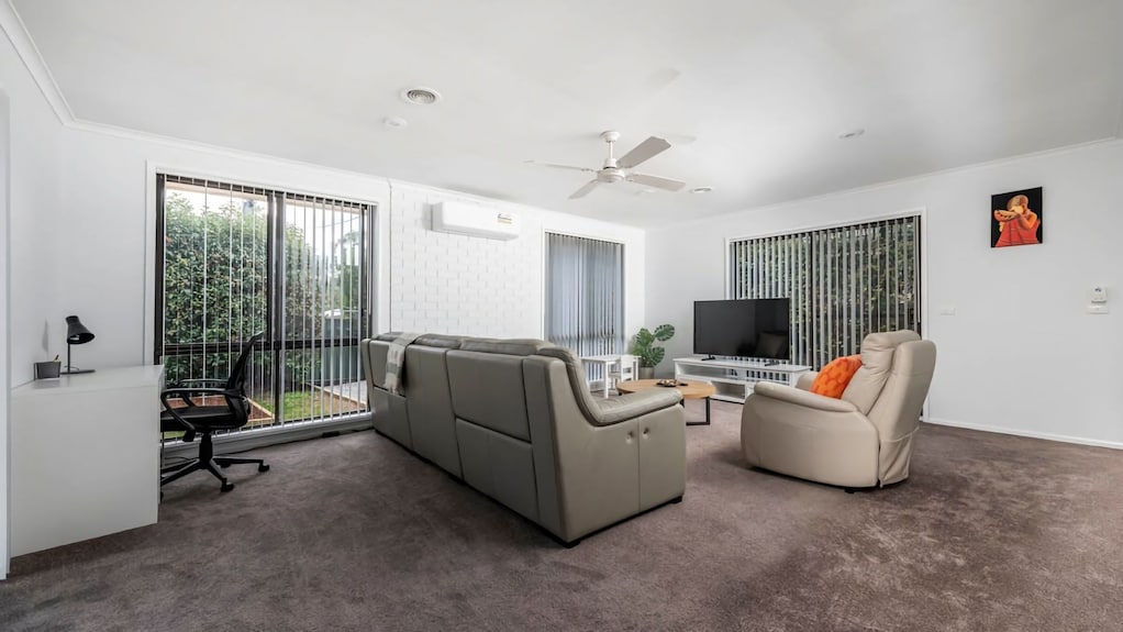 Hidden Gem In Gowrie - Canberra