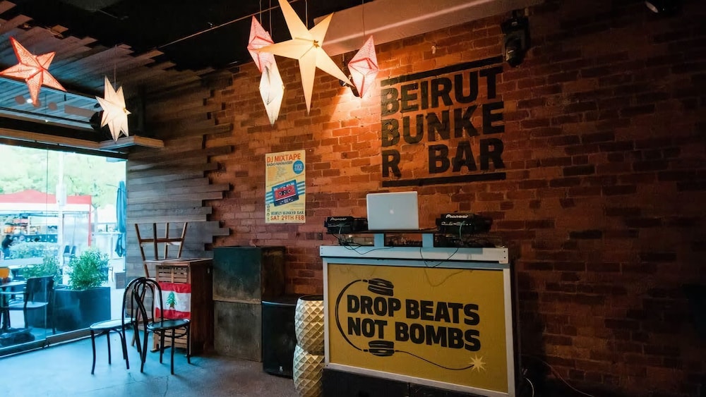 Central Canberra Stay Cozy Braddon Apartment with Parking - Canberra | Vrbo