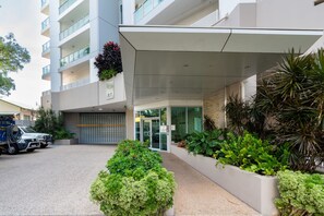 Apartamento | 3 quartos, secretária 