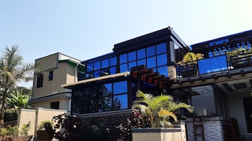 Fachada da propriedade