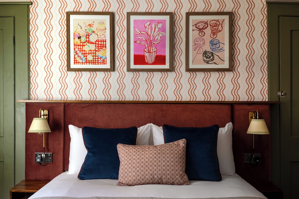 Round House Apartments -