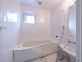 Apartamento | Banheiro | Chuveiro/banheira combinados, secador de cabelo, toalhas de banho 