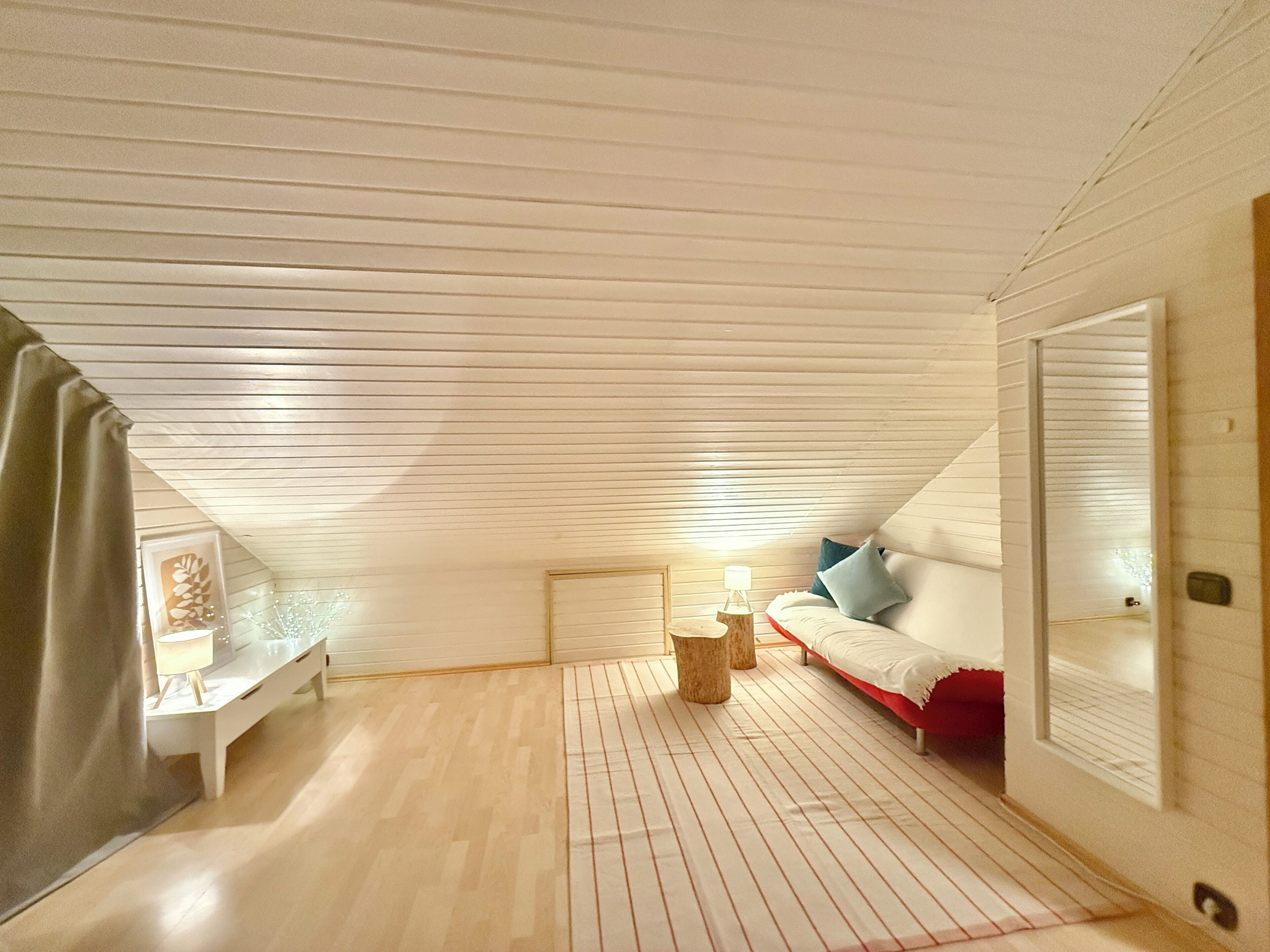 H&h Home - Cosy Rooftop Apartment With Loggia - Sindelfingen